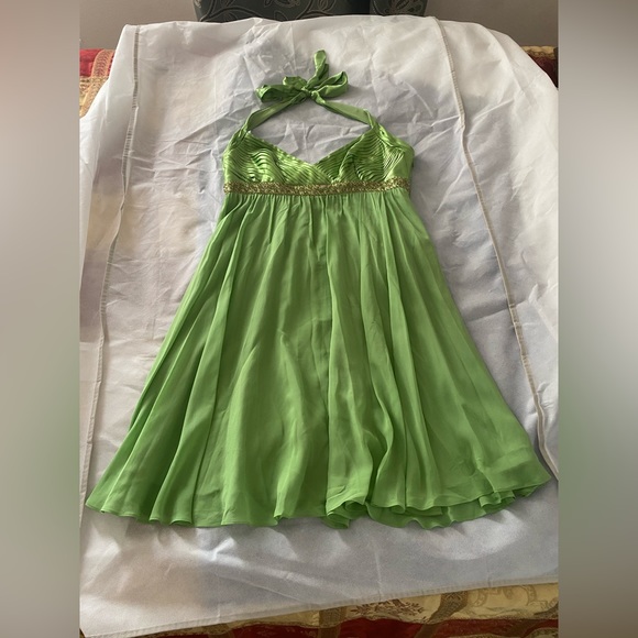 Adrianna Papell | Dresses | Vintage Style Green Haulter Bell Shaped ...